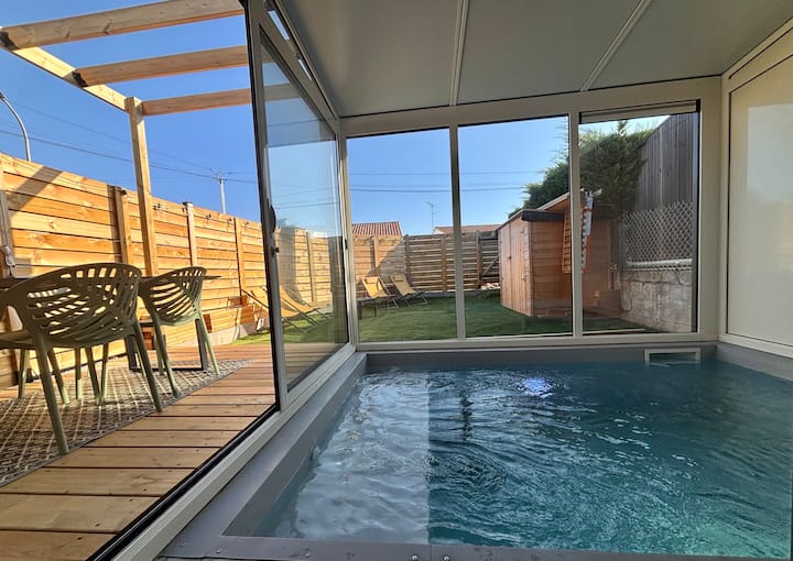 Sion, Piscine Intérieure - Vendée