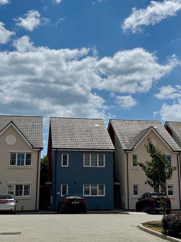 Coastal 3br • Garden • Parking - Eastbourne