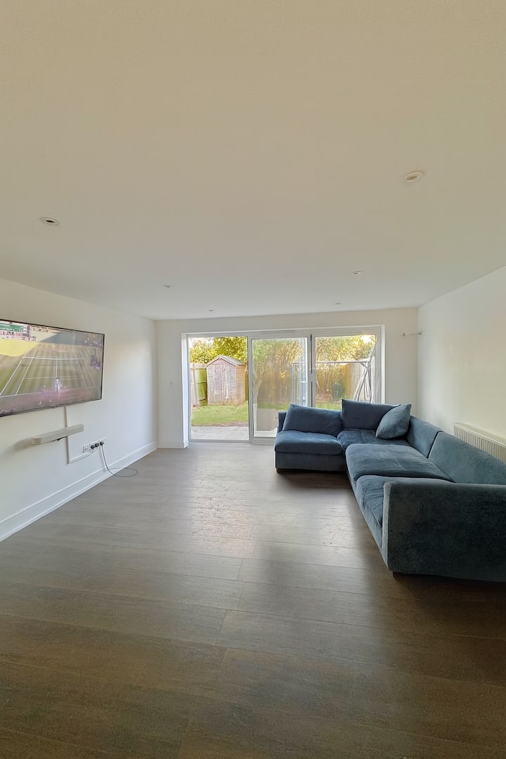 Coastal 3br • Garden • Parking - Eastbourne
