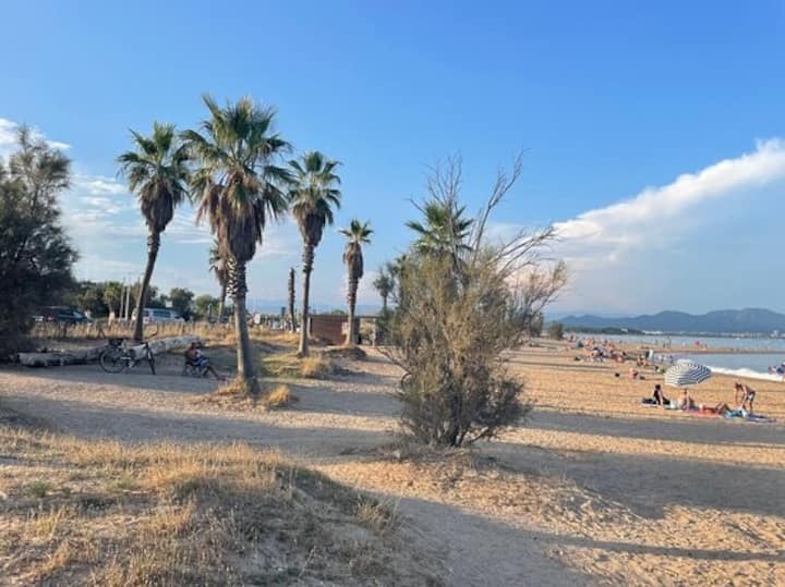 Loue T2 à 200 Mètres De La Mer - Saint-Aygulf