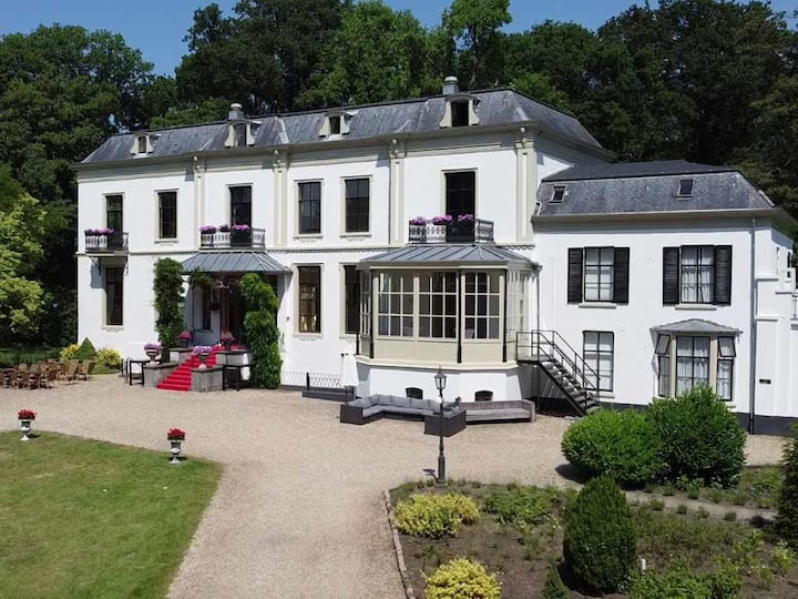 Explore Arnhem From Our Cozy Room Near Historic - Eerbeek