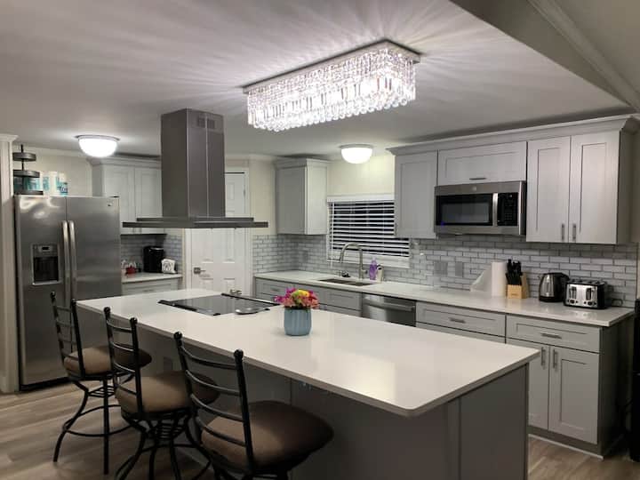 Fantastic Home In Secluded Area - Jacksonville, FL