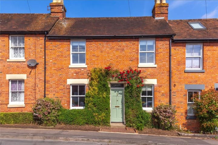 Gorgeous 2 Bed Family Home - Henley-on-Thames