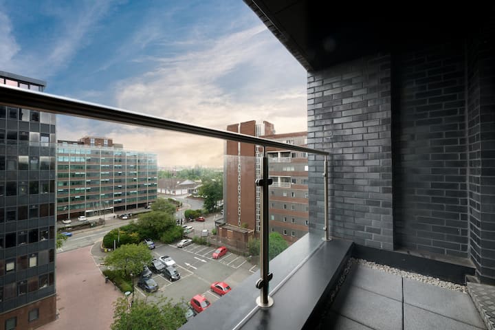 2-bed Flat Near Old Trafford - Manchester