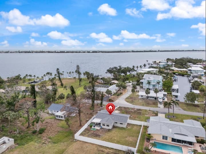Mango Beach Cottage - Englewood, FL