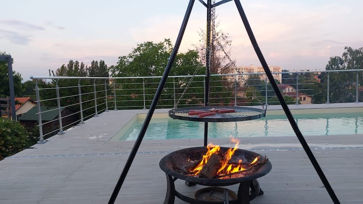 Chambre Avec Balcon Dans Une Villa - Oullins