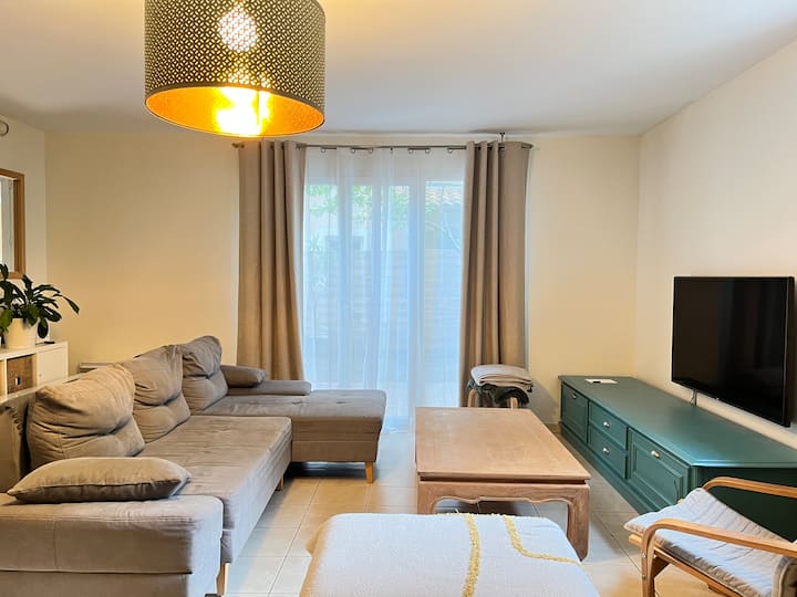 Duplex Avec Jardin. - Miribel