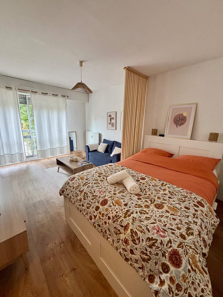 Studio Cosy Centre Ville / Gare -Parking Sécurisé - Limoges