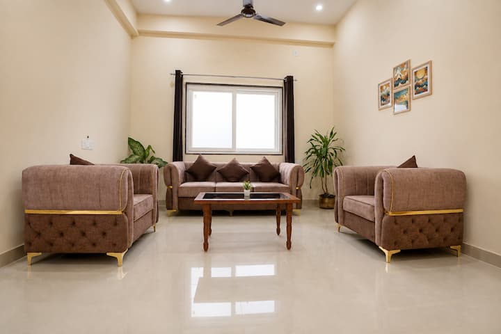5-bedroom Home | Near Assi & Sankat Mochan Temple - Varanasi