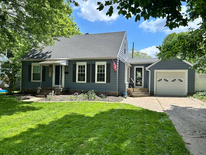 Cozy Cottage Home In Kokomo - Kokomo, IN