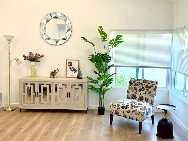 Single-story, Walk To Grocery, Very New - Irvine, CA