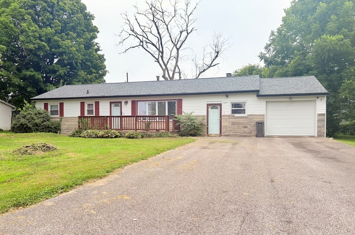 Hoosier Hangout - Bloomington, IN