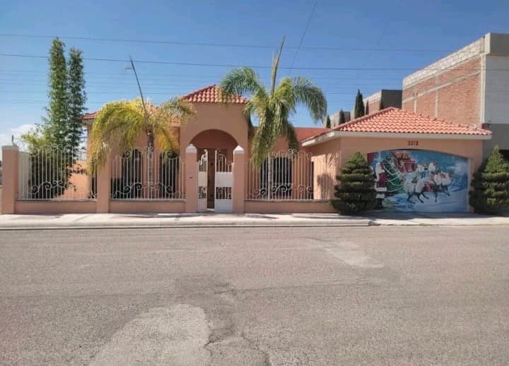 Residencia Familiar Alberca - Delicias