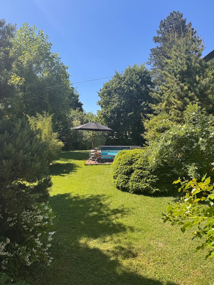 Pool, Sauna & Garten, 2 Schlafzimmer, Bad, Tv-room - Günzburg