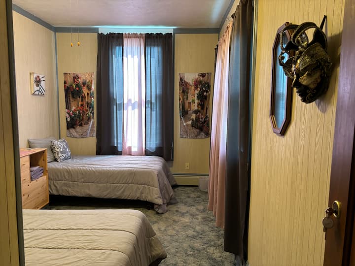Italy Room - Punxsutawney, PA