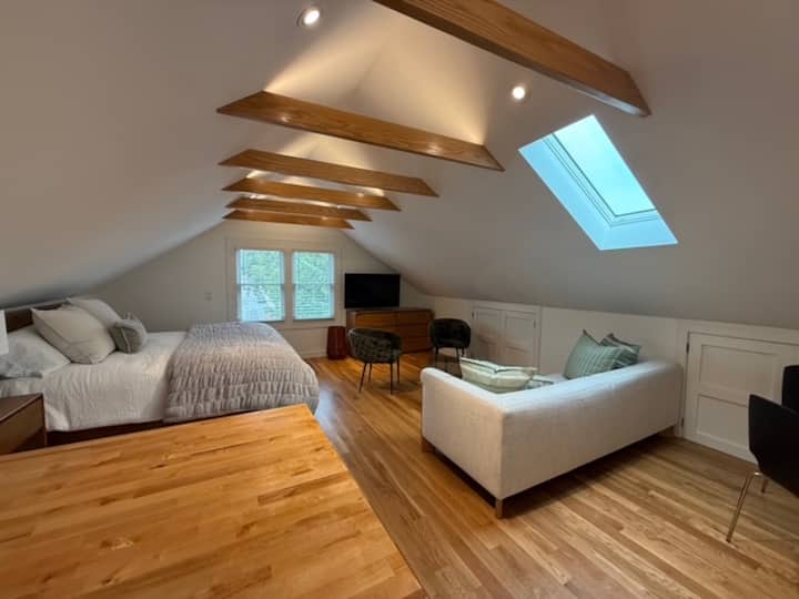 Unique Modern Loft W/ King Bed 
Entire Rental Unit - Newport, RI