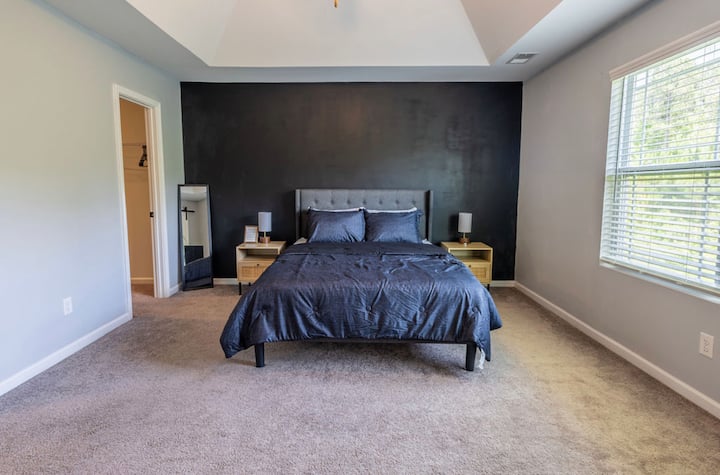 Quiet Meadow Oasis Minutes Away From Downtown - Columbia, SC