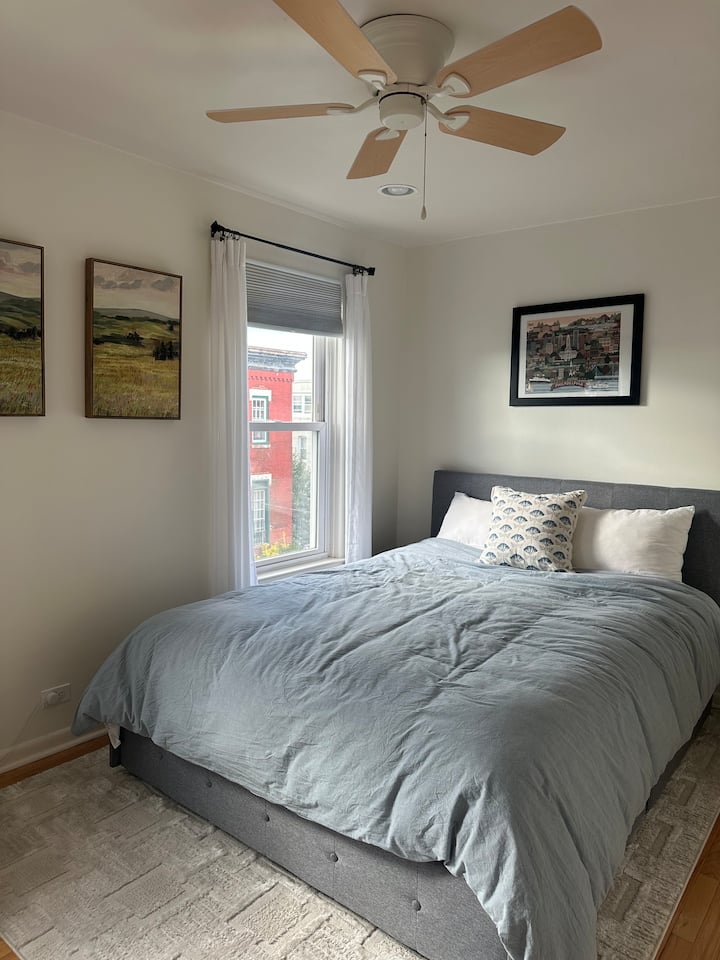 Top-floor Suite Steps From The Art Museum - Philadelphia, PA