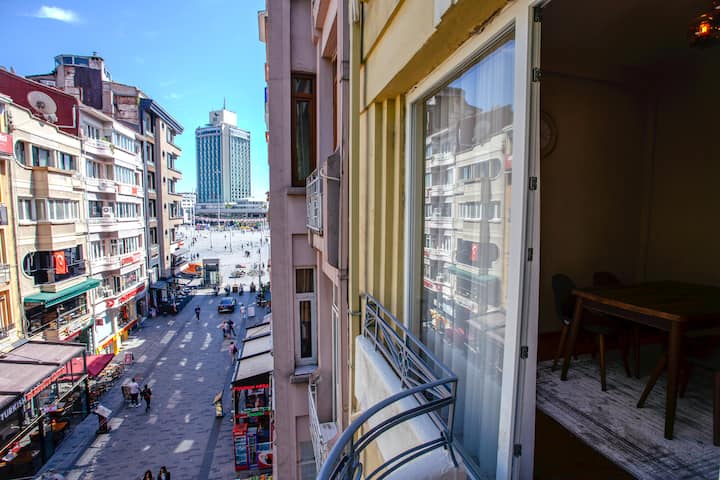 Cozy 3br W/ Balcony & Wi-fi | Taksim Floor 3 - Esentepe