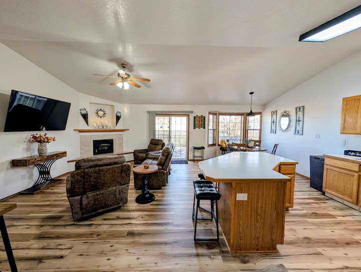 The Monaco House | Peaceful 3br Near St. Luke’s - Twin Falls, ID