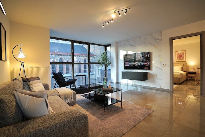 Chic Loft Facing Neo-gothic Church - Gand