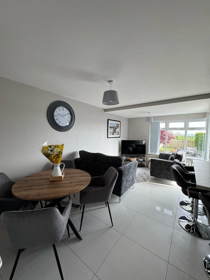 Red Door Retreat - Portrush