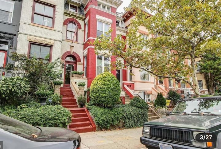 6 Bedrooms Sleeps 16 3 Kitchens 3 Bath Near Metro - Washington, D.C., DC