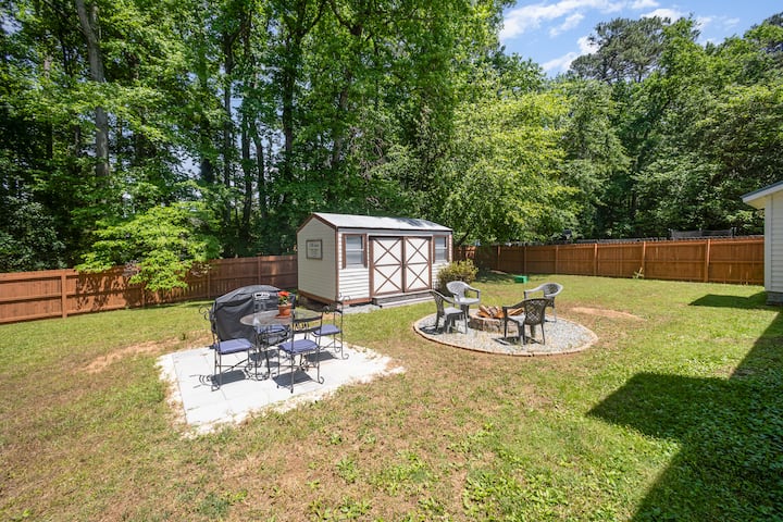 Blissful Backyard Near Raleigh! - Shady Lake, Garner