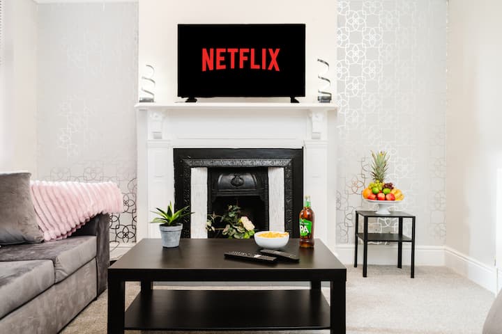 Nec 4 Bed House In Birmingham For Long Stays - Solihull