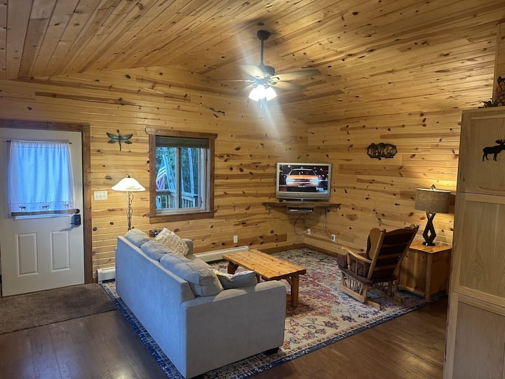 Dragonfly: A Cozy Peaceful Retreat - Tower, MN