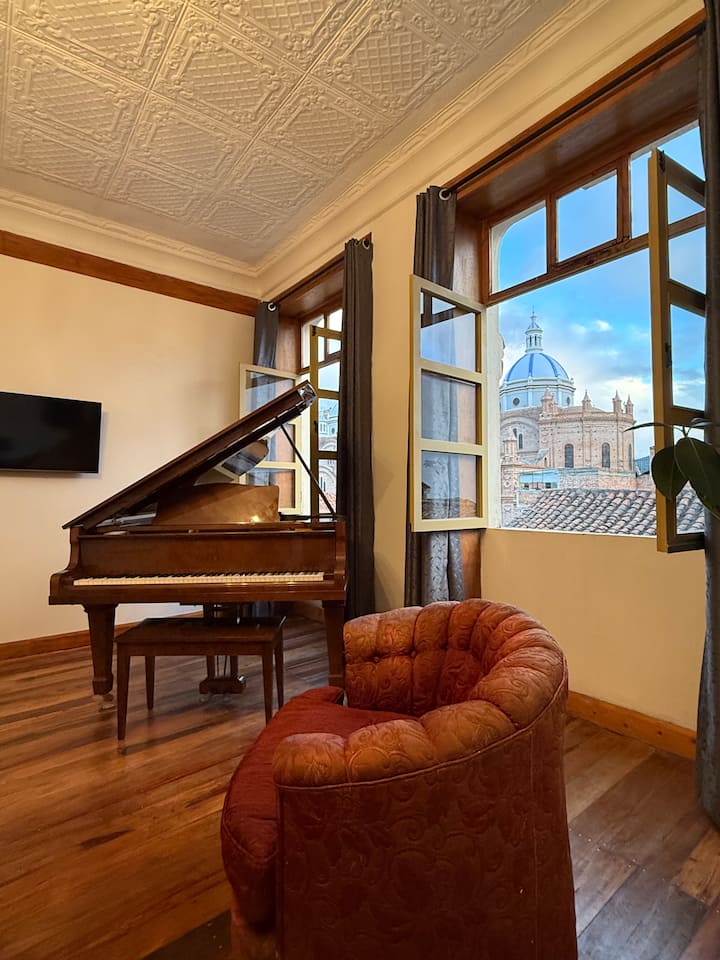 Piano Suite With
Cathedral View - Ecuador