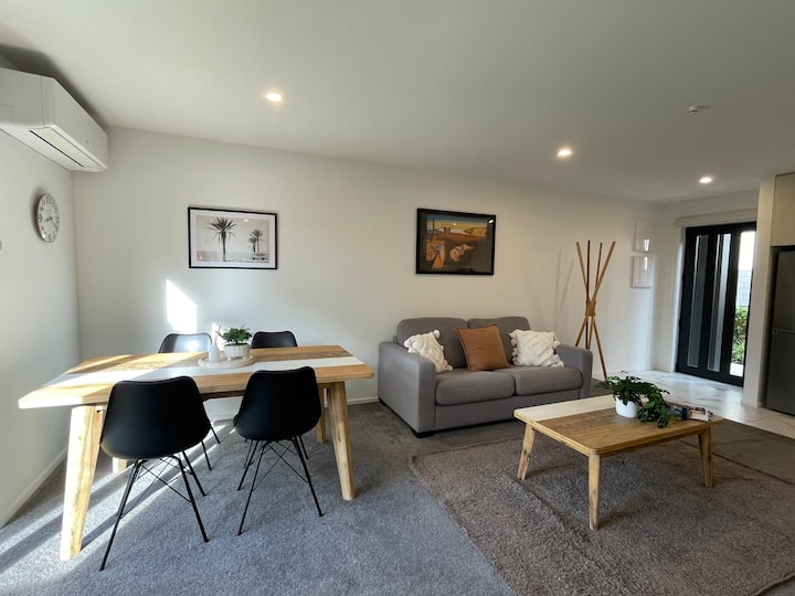 Warm And Stylish 2br Home - Christchurch