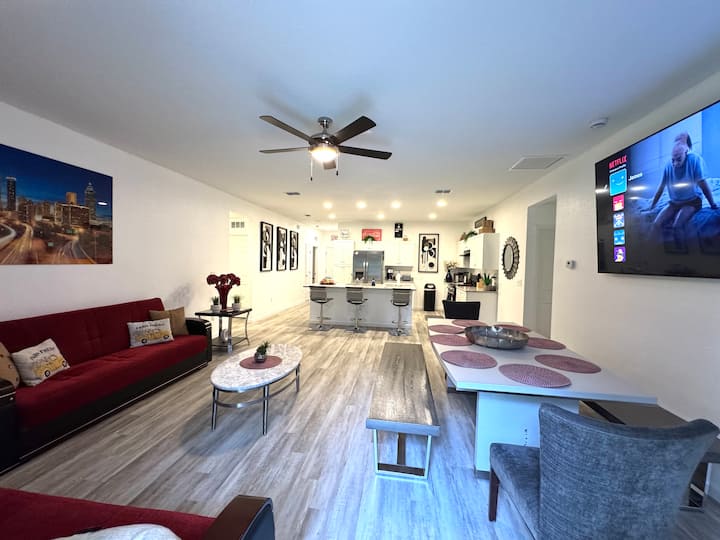 Hidden Gem In Jacksonville  Spacious Home ! - 傑克遜維爾