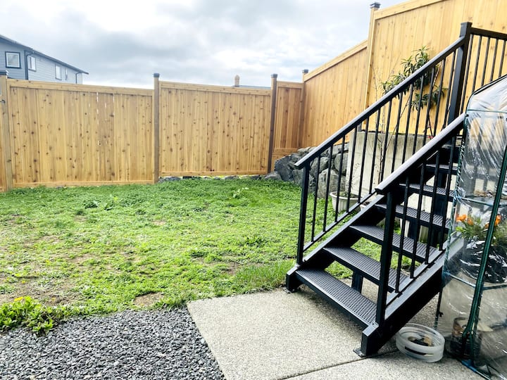 Fenced Private Yard, Sauna, Near Ocean Trails&town - Sooke