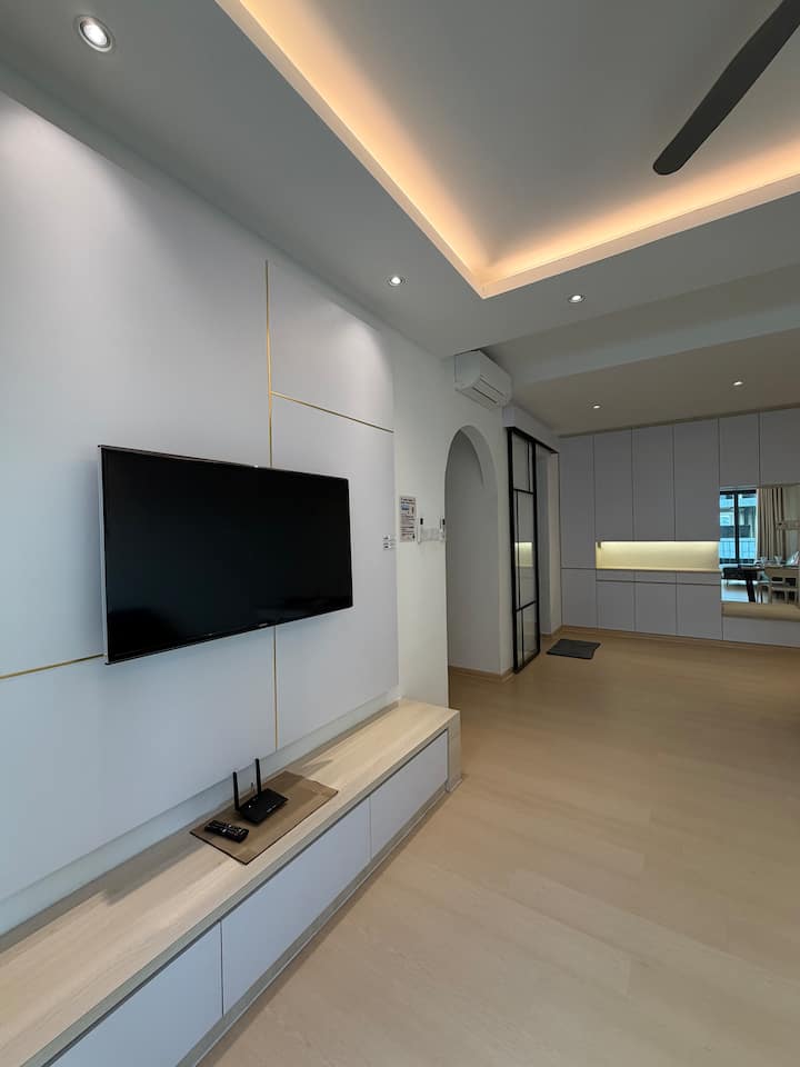 Kenny Hill 4 Room | 2 Carpark | Tv Box | Netflix - Kuching