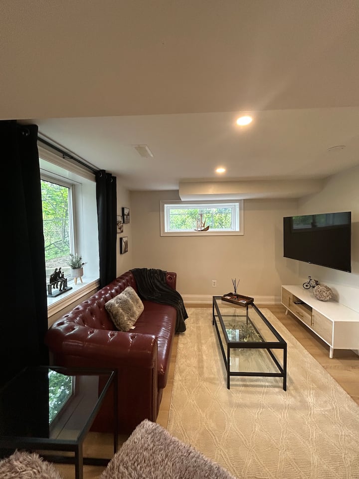 Bright 2br Suite, 15-min Walk To Lake & Fire Pit - Barrie