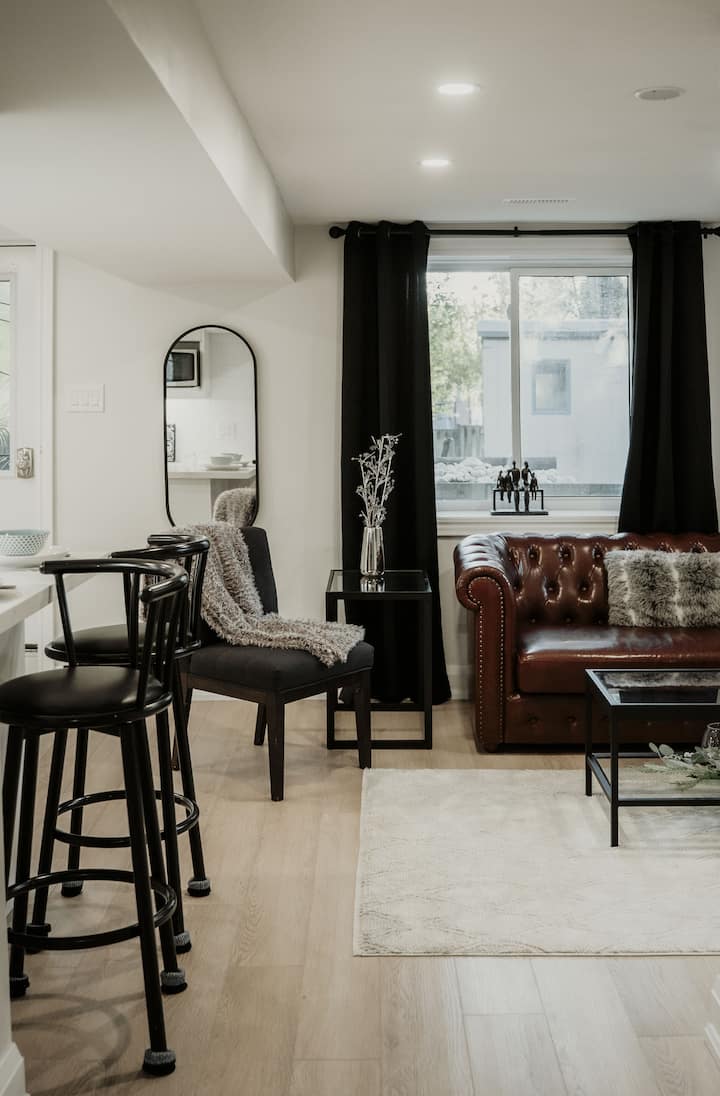 Cozy 2br Barrie Suite | Fire Pit + Lake Nearby - Barrie