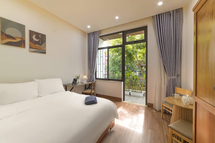 Mykhe Beach/rooftop W Bbq + Free Pickup/ 6br House - Da Nang