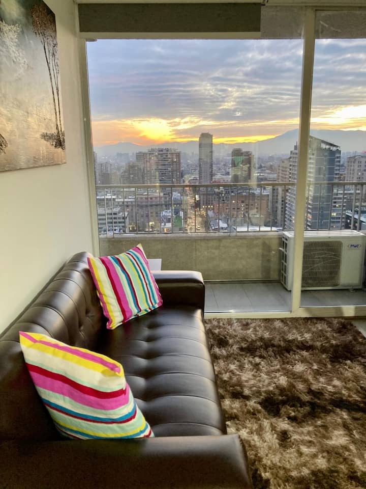 Stunning View | Metro U. De Chile | Pool & Gym - Santiago, Chile