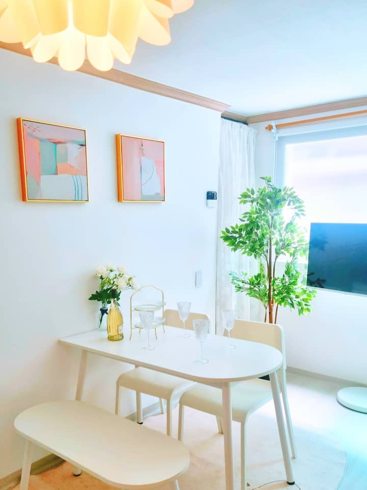 [할인]홍대입구역9번출구#도보3분#쇼핑거리#중심#신촌#연남#합정#짐보관#공항버스#공항철도 - Seoul