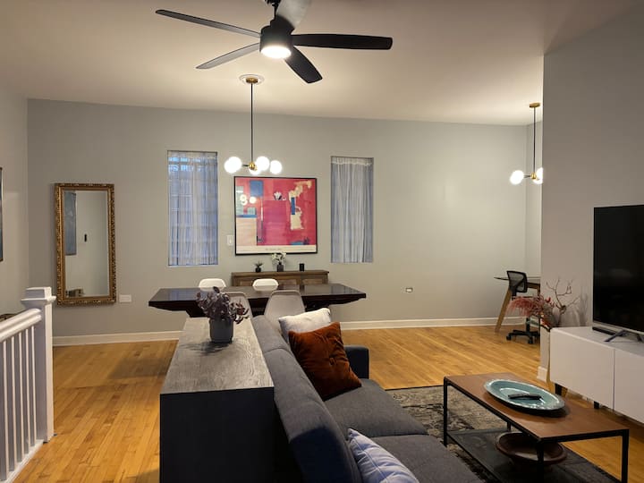 Cozy Coach House Apartment-near Downtown Chicago - Burnside - Chicago