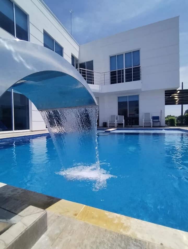 Linda Y Moderna Casa De Descanso - Girardot