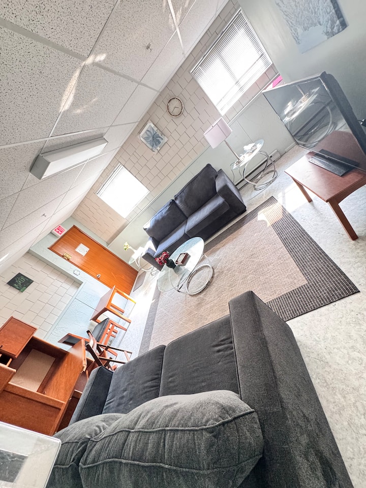 Separate Unit& Essentials Nearby - The Pas