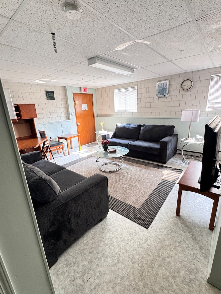 Separate Unit& Essentials Nearby - The Pas