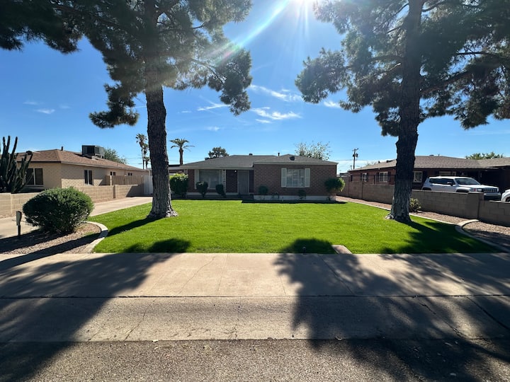 Beautifully Charming Redbrick Home - Phoenix, AZ
