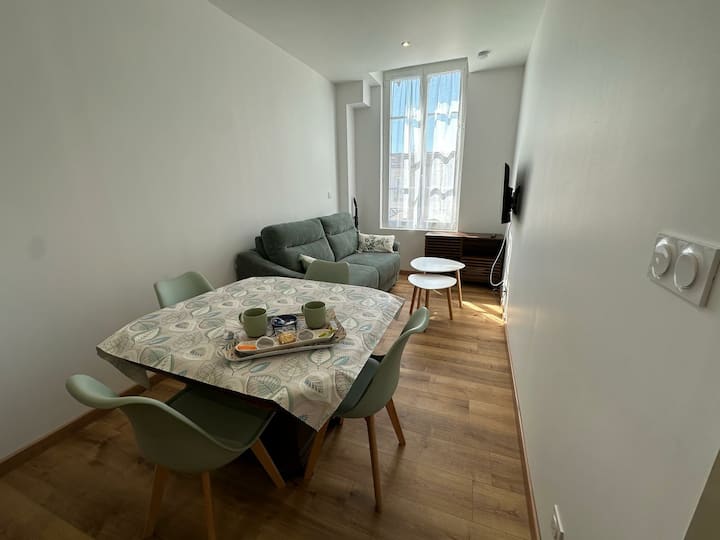 Appartement Hyper Centre - Au Pied Du Marché - Rochefort, France