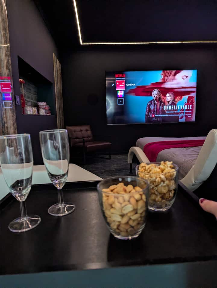 Suite Dark Luxe - ÉCran Géant De Cinéma Et Jacuzzi - Nord