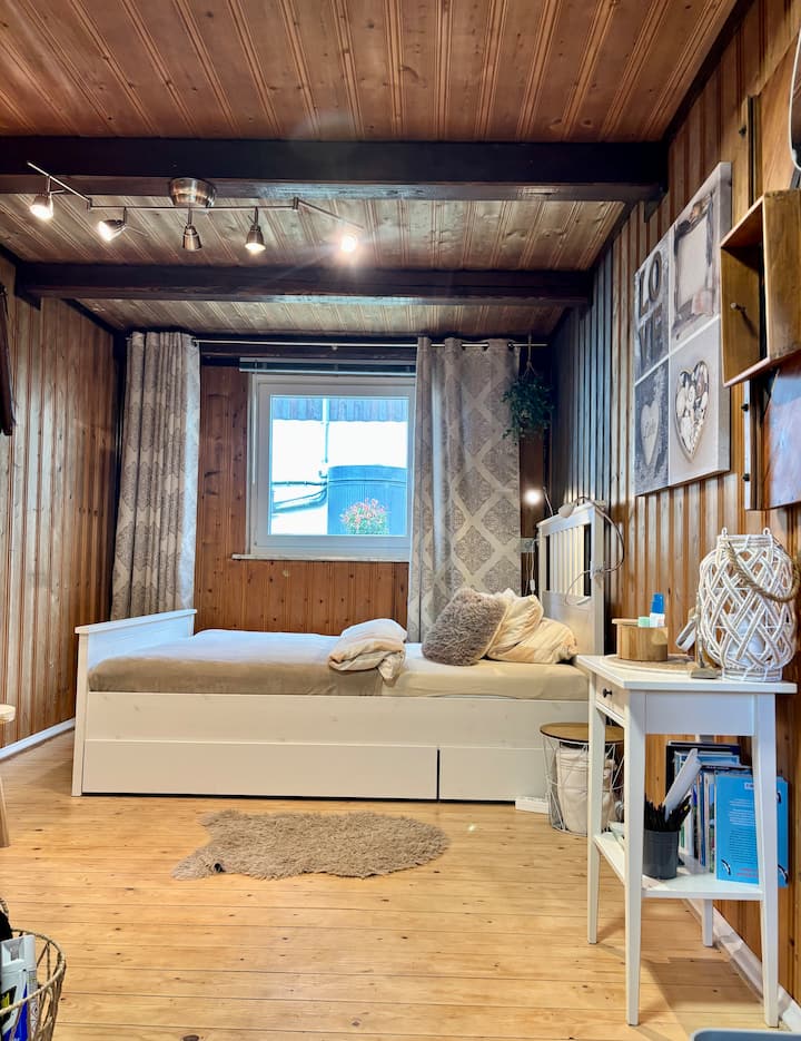 Odenwaldidylle -
Zimmer Im Sanierten Bauernhof - Alemania