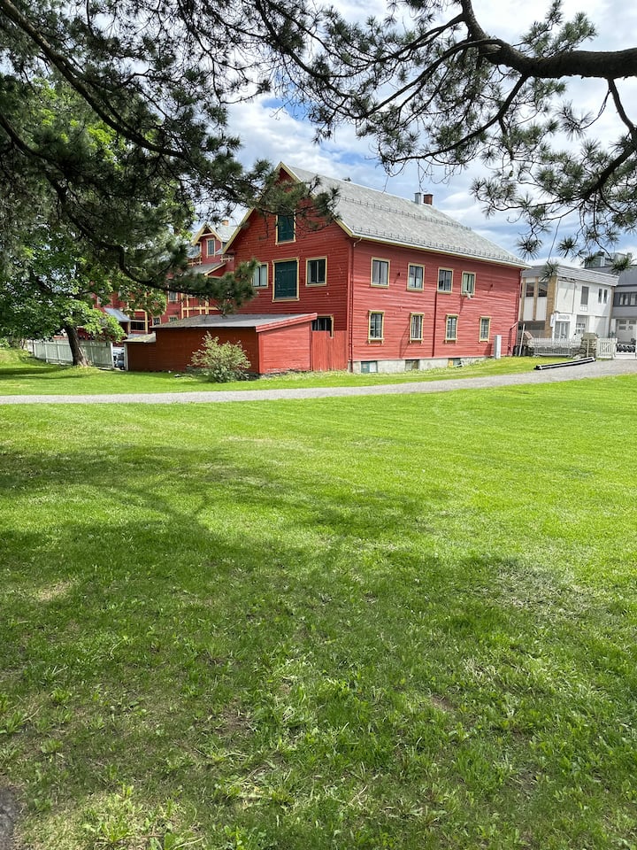 Rolig, Sentral 
Fullt Møblert - Gjøvik