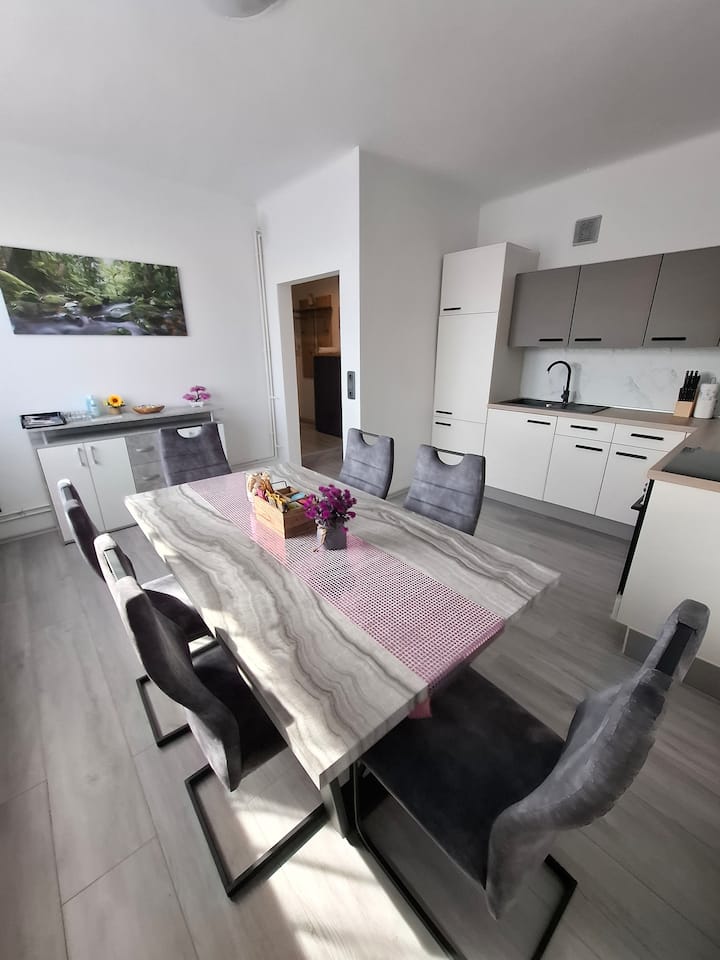 Tabor View Apartment With Sauna - Maribor